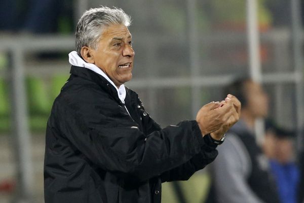 Héctor Pinto cree que Pinilla es la solución para el ataque de la roja ...