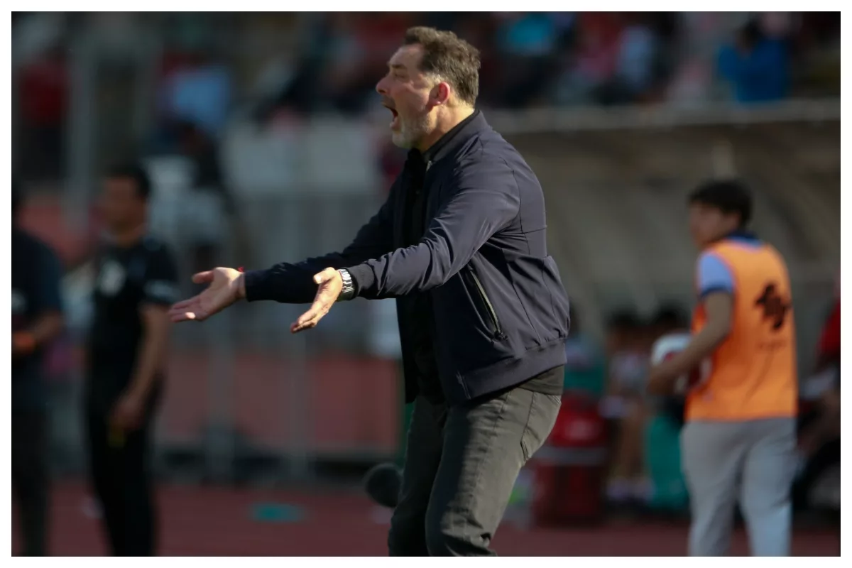 Porrazo de exDT de la U dará vuelta al mundo: historiado chascarro ...